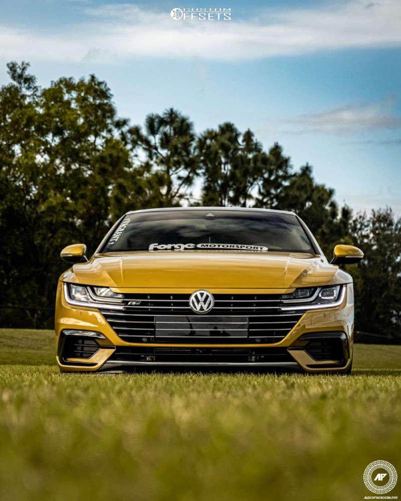 2019 Volkswagen Arteon with 20x9 35 Revolve Sub No. 54 and 225/35R20 ...