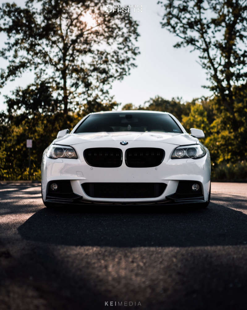 2011 BMW 535i with 19x8.5 20 Niche Targa and 225/40R19 Achilles Atr ...
