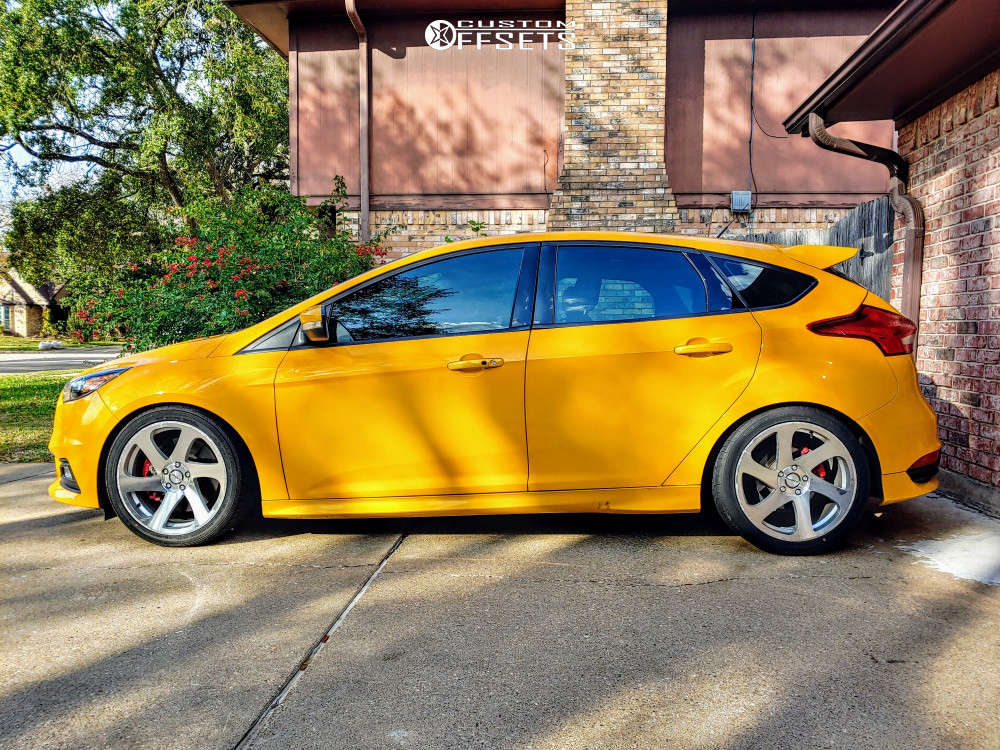 2016 Ford Focus with 18x8.5 35 Shift 6-speed and 235/40R18 Federal ...