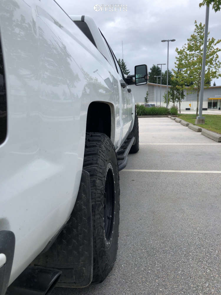 2017 Chevrolet Silverado 1500 with 17x9 -12 XD Xd131 and 285/70R17 ...