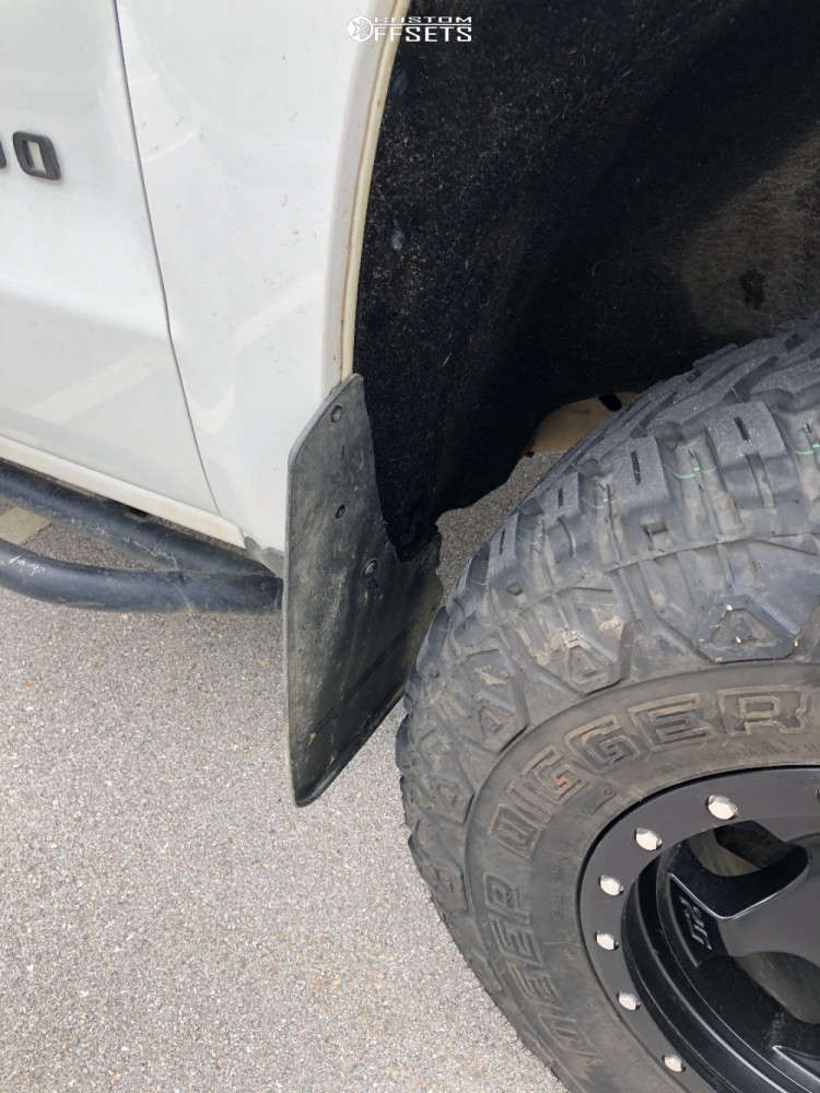 2017 Chevrolet Silverado 1500 with 17x9 -12 XD Xd131 and 285/70R17 ...