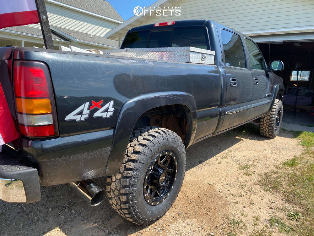 2004 GMC Sierra 2500 HD with 17x9 12 Ultra Warlock and 285/70R17 Cooper ...