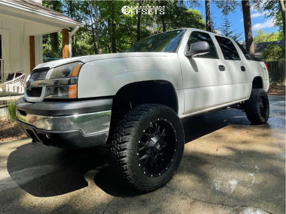 2004 Chevrolet Avalanche 1500 with 20x9 0 Dropstars 645b and 33/12.5R20 ...