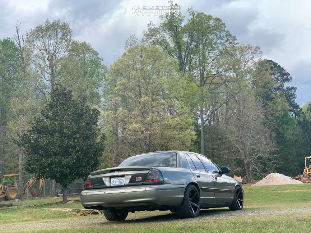 1998 Ford Crown Victoria with 18x9 24 SVE Nvx and 245/40R18 Nitto ...