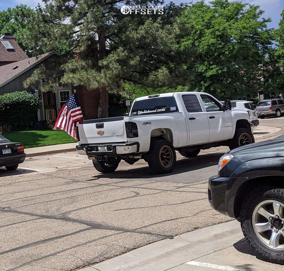 2011 Chevrolet Silverado 2500 HD with 20x10 -24 Method Mr305 and 33/12 ...