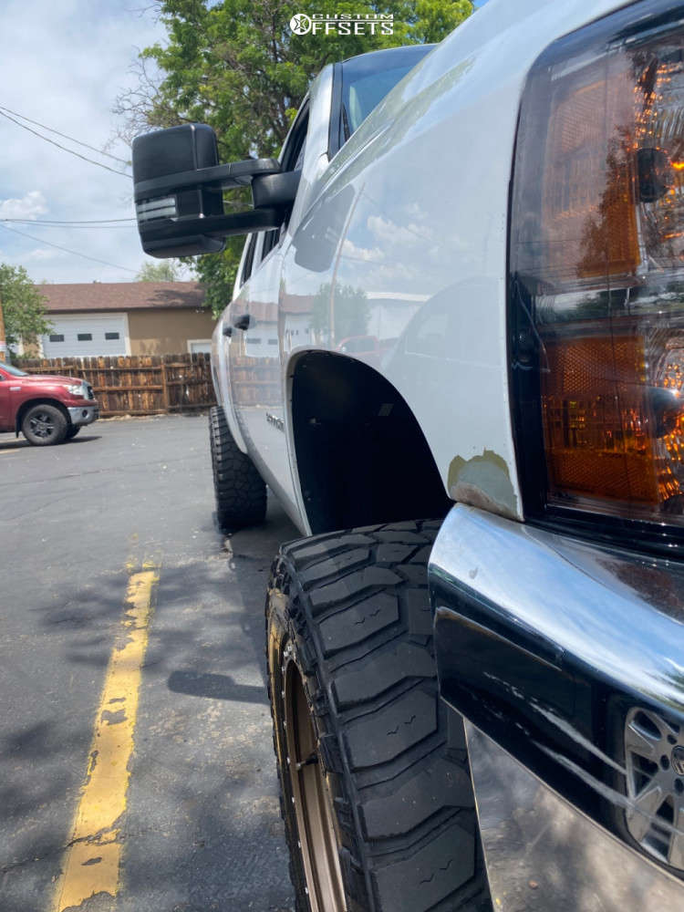 2011 Chevrolet Silverado 2500 HD with 20x10 -24 Method Mr305 and 33/12 ...