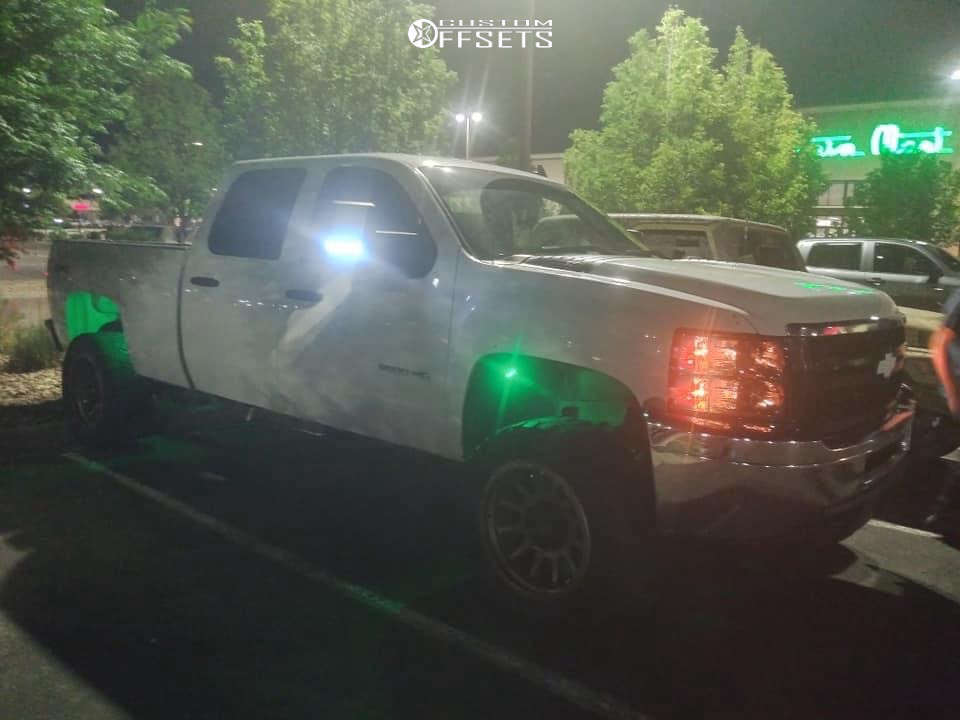 2011 Chevrolet Silverado 2500 HD with 20x10 -24 Method Mr305 and 33/12 ...