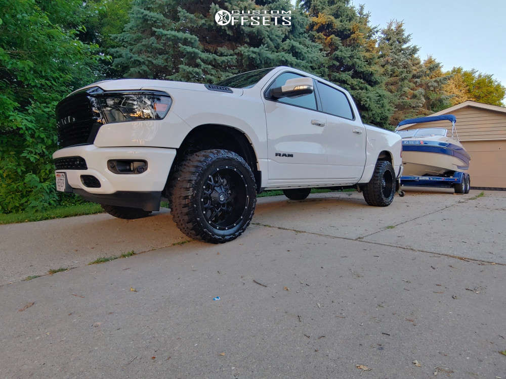 2020 Ram 1500 with 20x10 -18 Dropstars 645b and 33/12.5R20 Federal ...