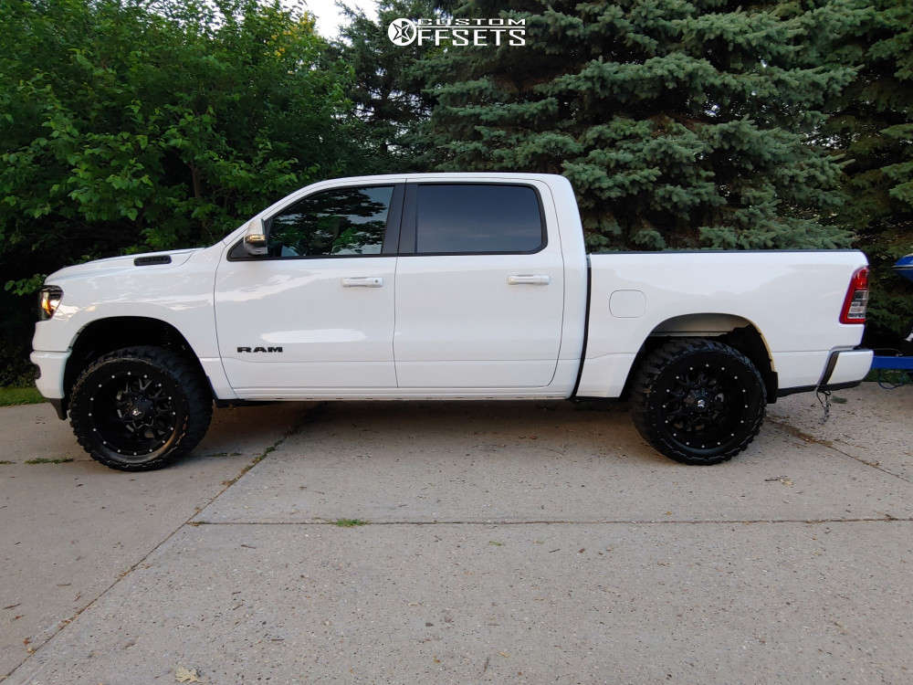 2020 Ram 1500 with 20x10 -18 Dropstars 645b and 33/12.5R20 Federal ...