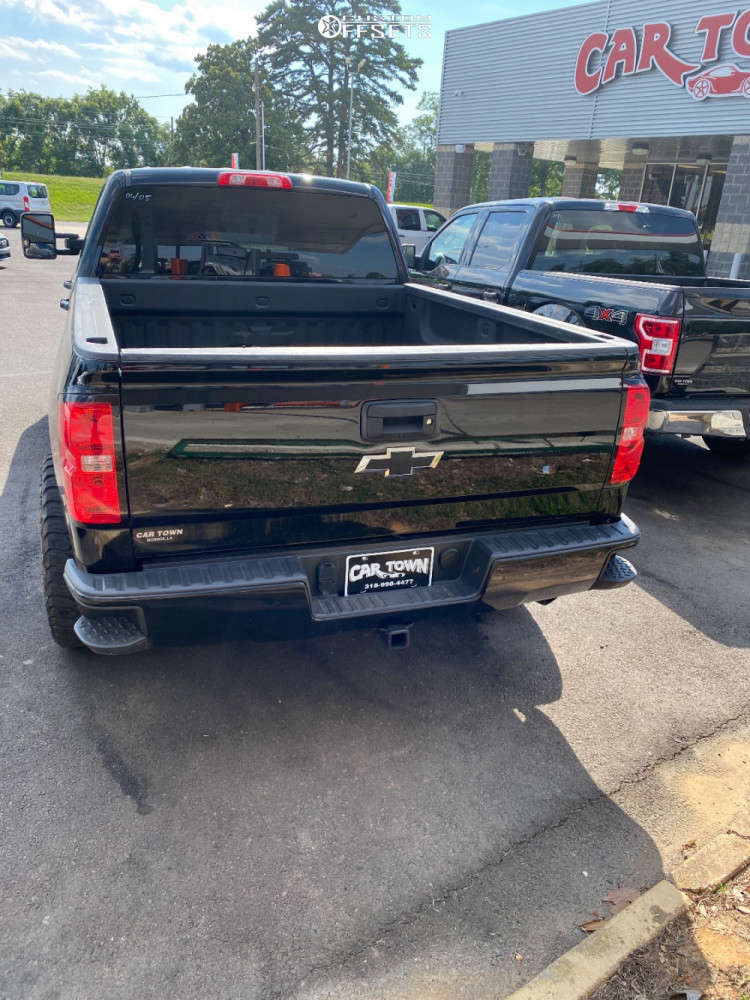 2017 Chevrolet Silverado 1500 with 22x12 -44 TIS 544BM and 33/12.5R22 ...