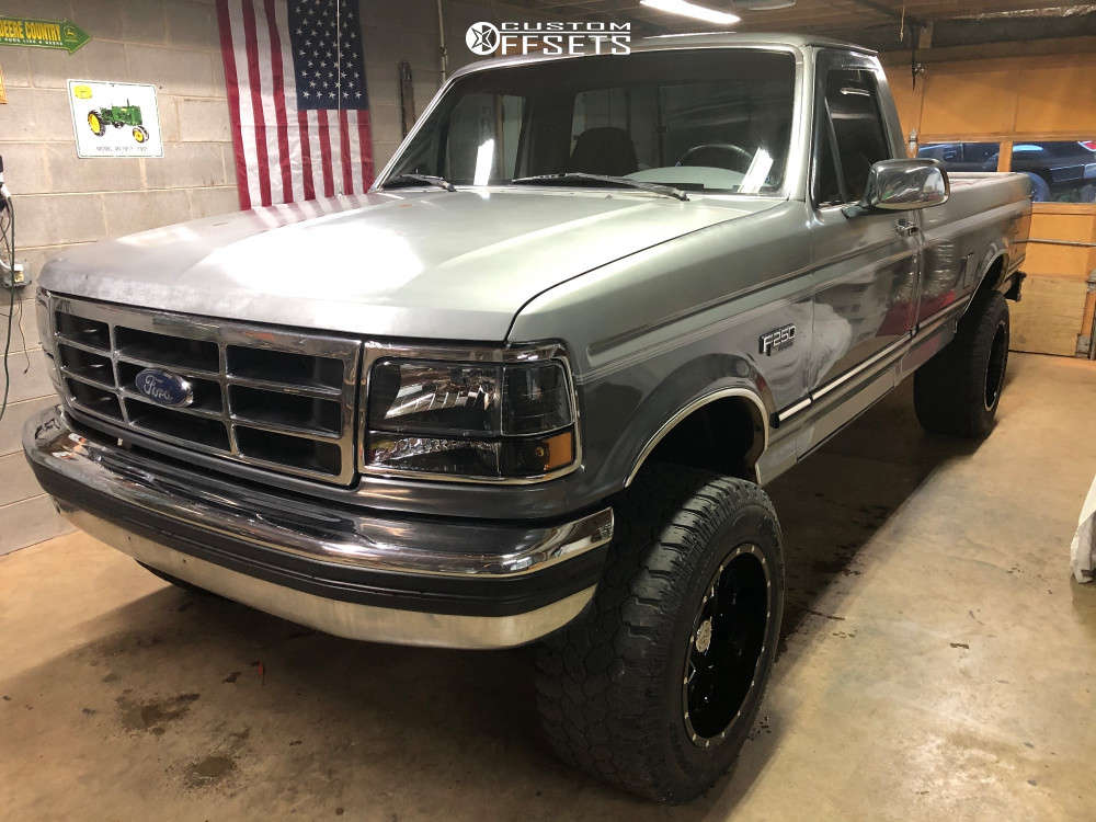 1994 Ford F-250 with 18x12 -44 Moto Metal MO962 and 305/60R18 Pro Comp ...