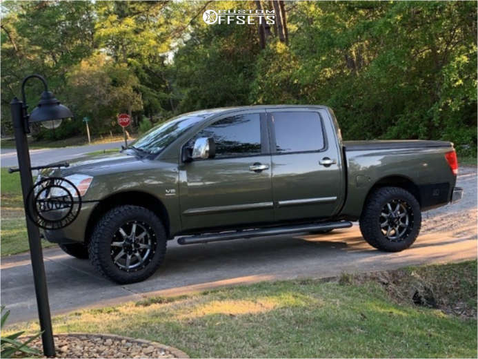 2004 Nissan Titan with 20x9 Moto Metal Mo970 and 33/12.5R20 Nitto Ridge ...