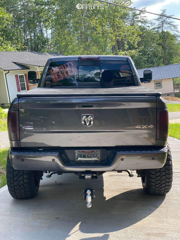 2015 Dodge Ram 2500 with 22x14 -76 RBP 65r and 35/13.5R22 Fury Offroad ...