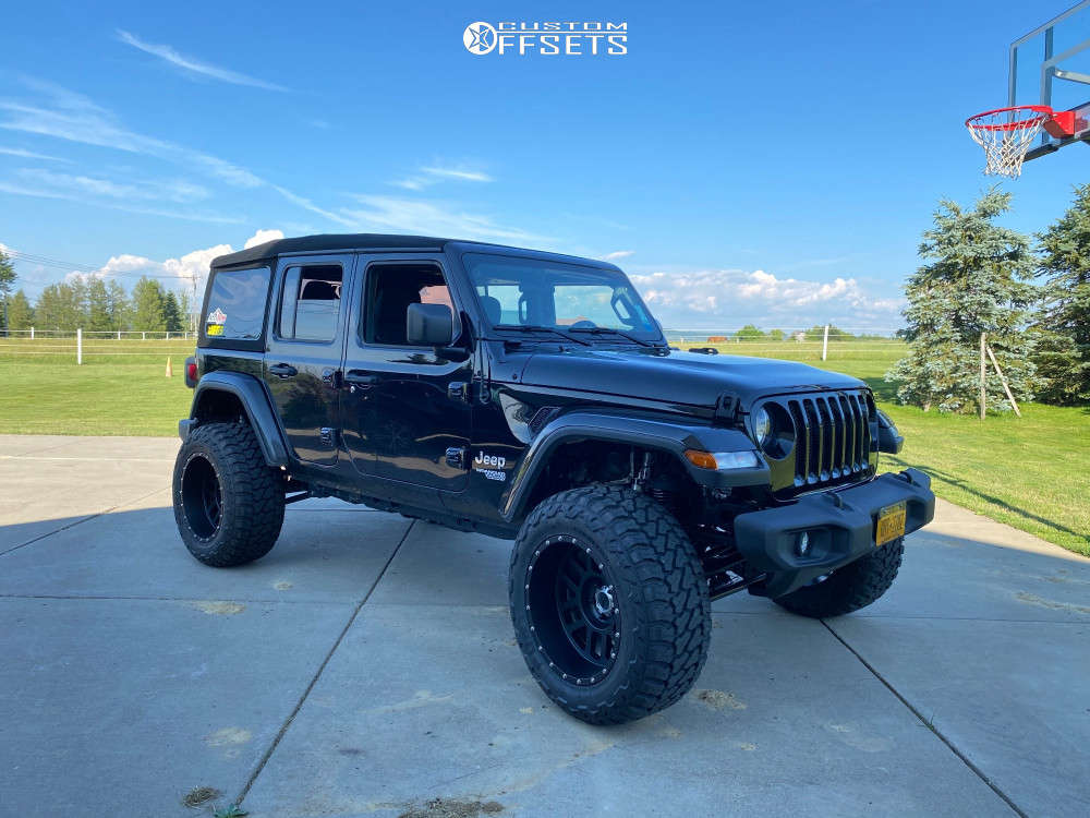 2018 Jeep Wrangler with 20x12 -52 Method Mr606 and 35/13.5R20 Fury ...
