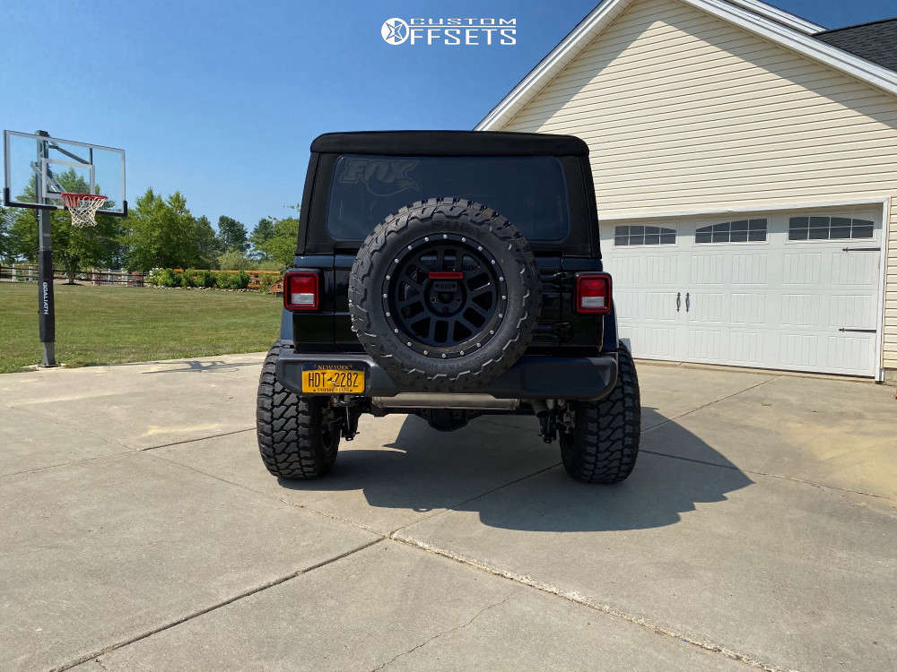 2018 Jeep Wrangler with 20x12 -52 Method Mr606 and 35/13.5R20 Fury ...