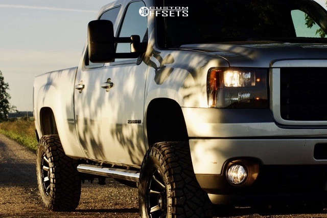 2013 GMC Sierra 2500 HD with 20x12 -44 Grid Gd05 and 35/13.5R20 Nitto ...