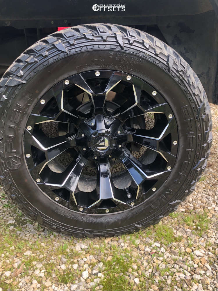 2006 Dodge Ram 1500 with 20x10 -24 Fuel Assault and 33/12.5R20 Fuel ...