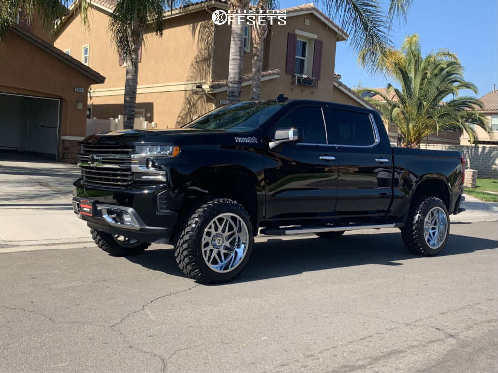 2019 Chevrolet Silverado 1500 with 22x12 -44 Hostile H108 and 35/12 ...