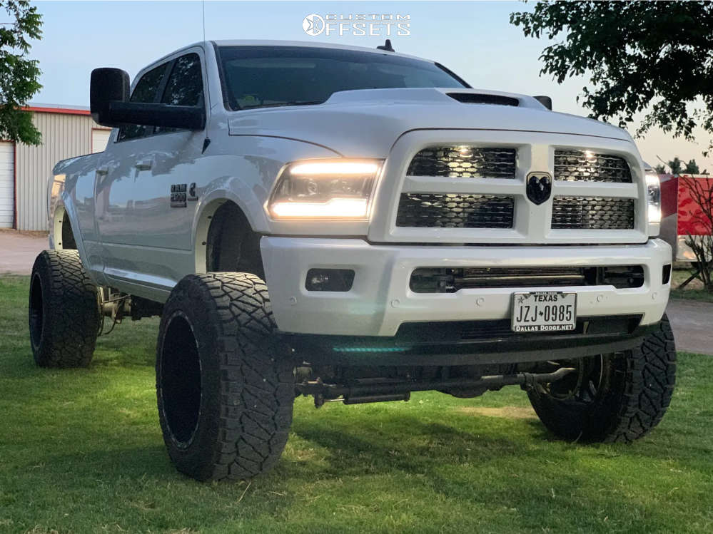 2017 Ram 2500 with 22x14 -76 TIS 544BM and 37/13.5R22 Nitto Ridge ...