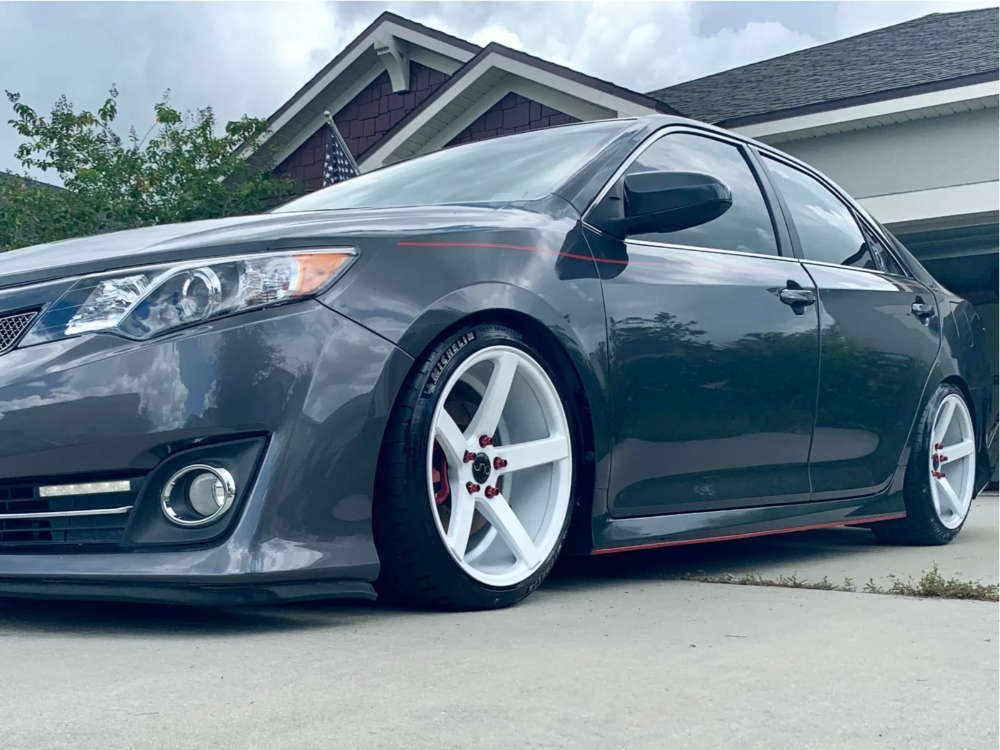 2012 Toyota Camry with 18x9 32 JNC Jnc026 and 225/45R18 Michelin Pilot ...