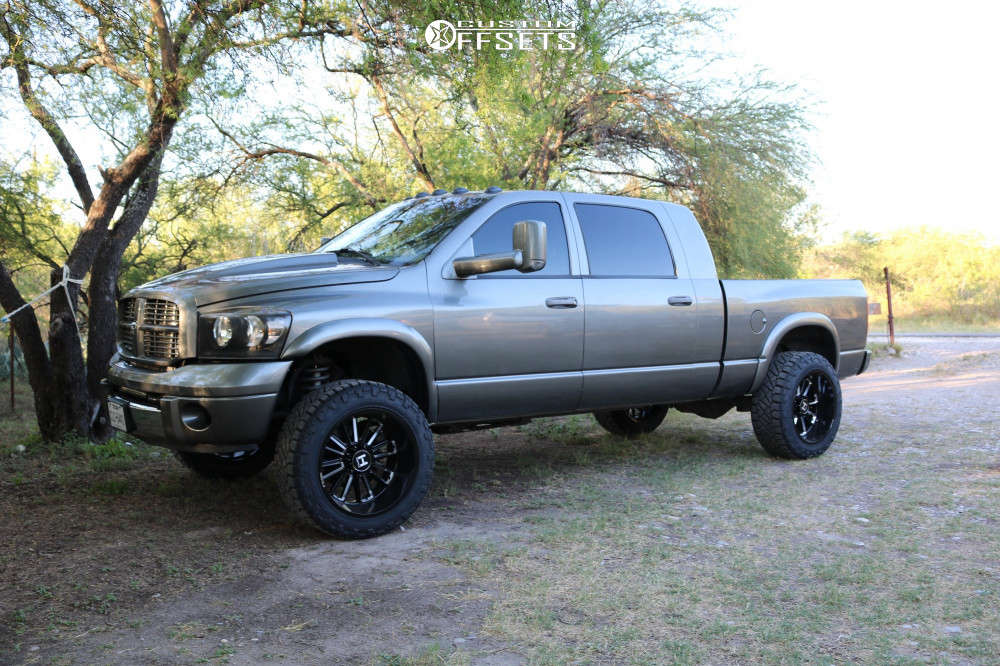 2006 Dodge Ram 3500 with 22x12 -44 Hostile Predator and 35/12.5R22 ...