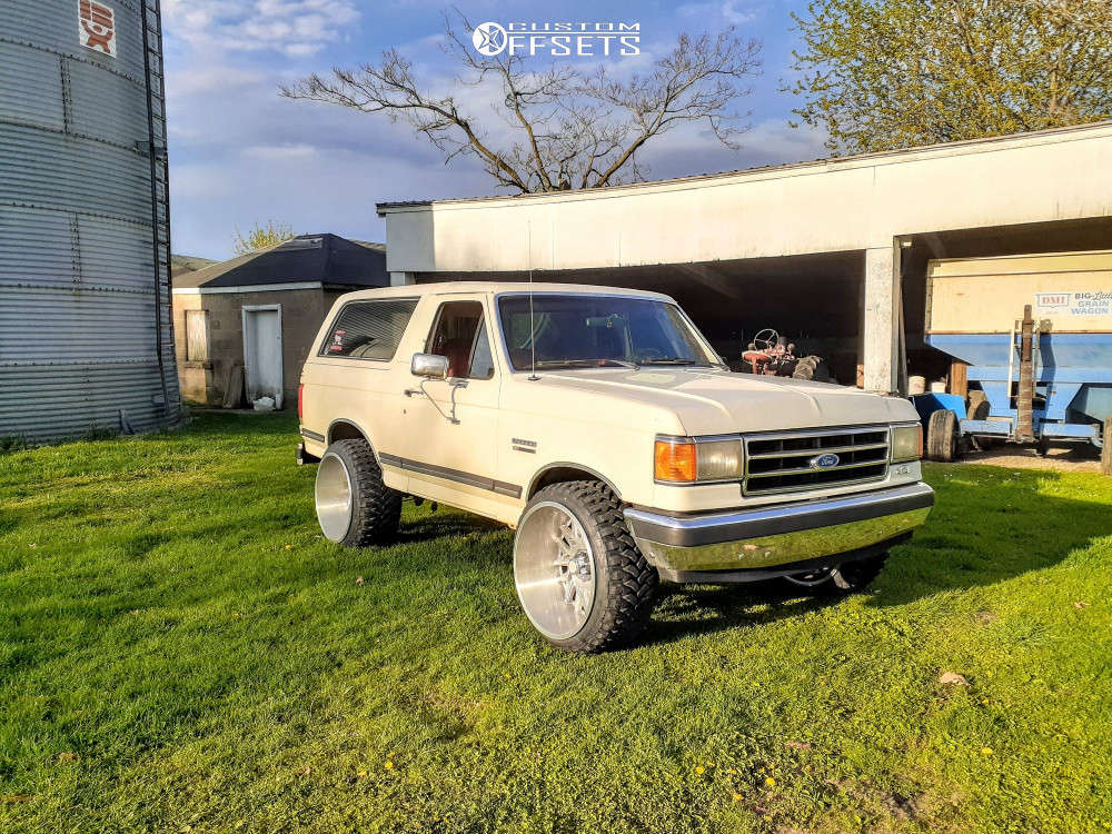 1989 Ford Bronco with 24x14 -76 American Truxx Dna and 33/12.5R24 ...