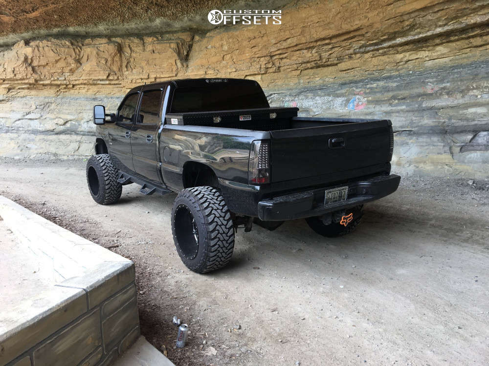 2006 Chevrolet Silverado 2500 HD with 22x14 -72 LRG 102 and 37/12.5R22 ...