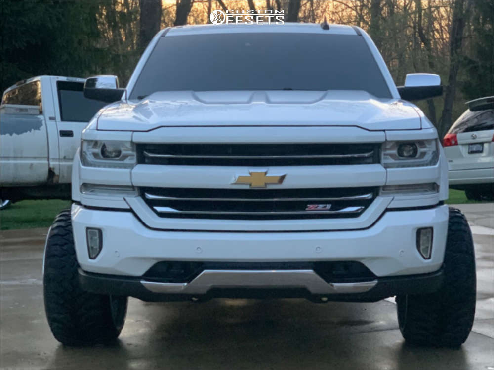 2016 Chevrolet Silverado 1500 with 24x14 -76 Fuel Forged Ff29 and 33/12.5R24 Comforser Cf3000 ...