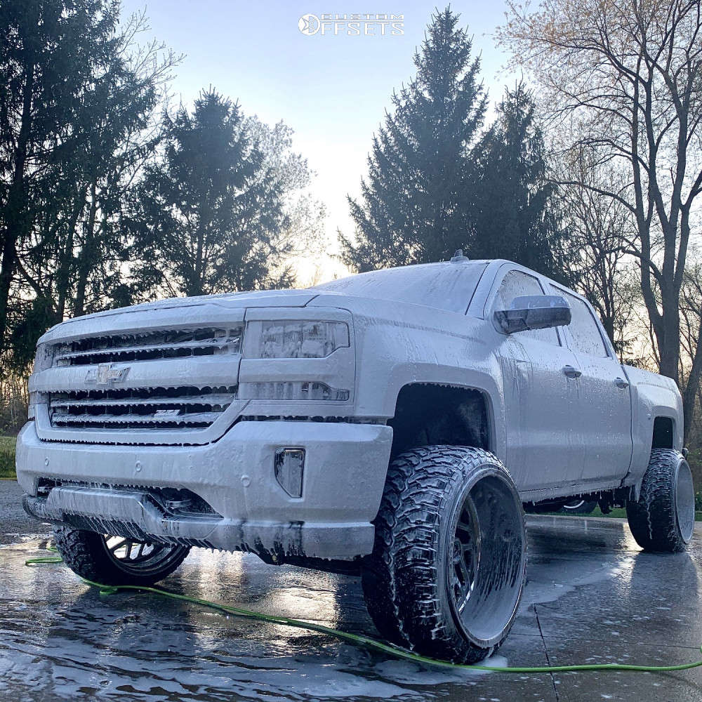 2016 Chevrolet Silverado 1500 with 24x14 -76 Fuel Forged Ff29 and 33/12.5R24 Comforser Cf3000 ...
