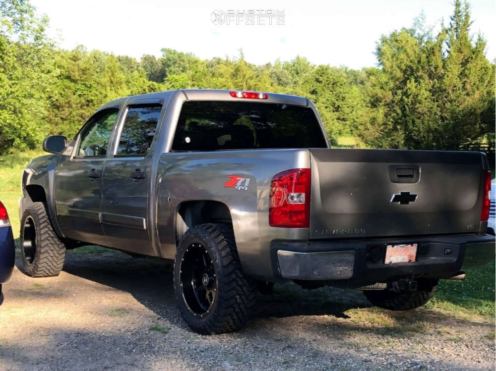 2008 Chevrolet Silverado 1500 with 20x10 -19 Hostile Sprocket and 33/12 ...