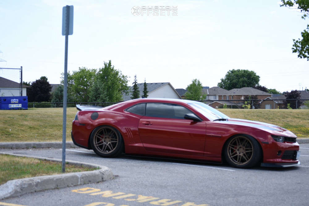 2015 Chevrolet Camaro with 20x9 35 Ferrada F8-fr6 and 275/35R20 ...