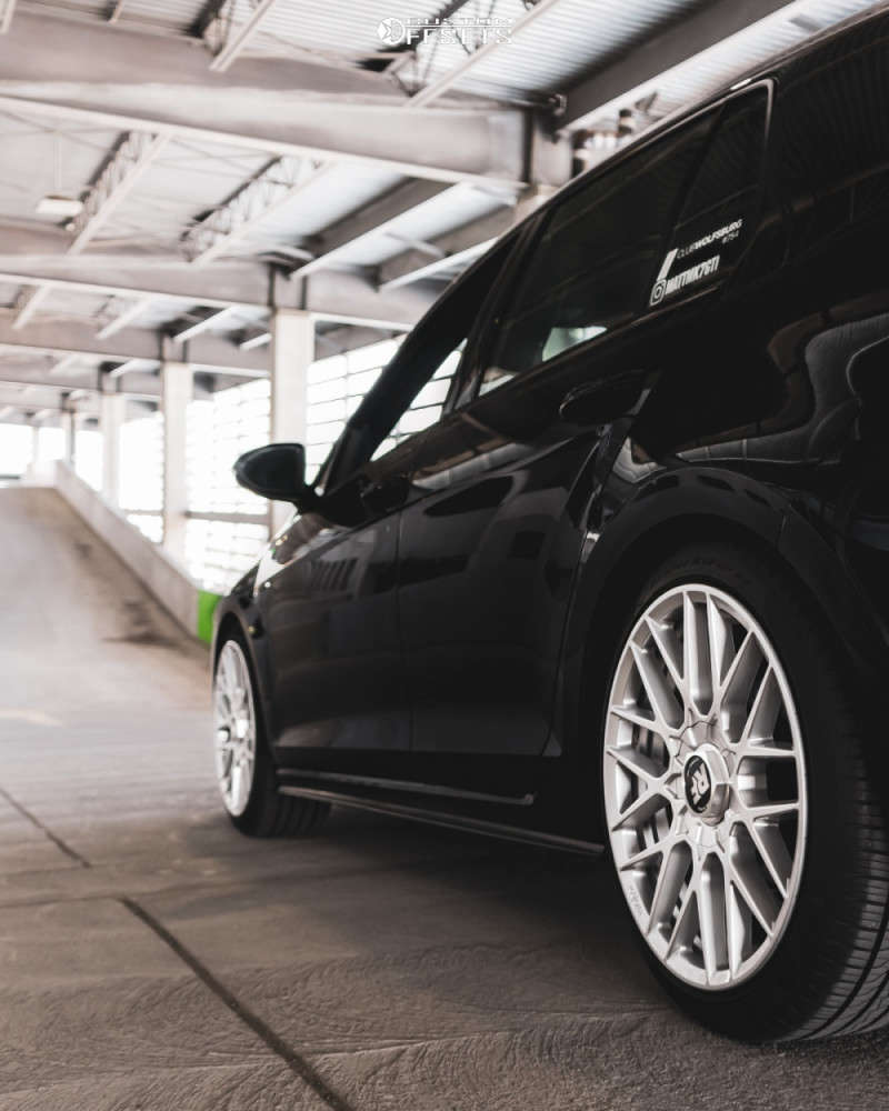 2015 Volkswagen GTI with 18x8.5 45 Rotiform Rse and 225/40R18 Pirelli P ...