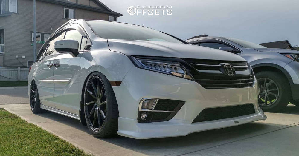2018 Honda Odyssey with 20x9 35 Vossen Cvt and 245/45R20 Cooper Zeon ...