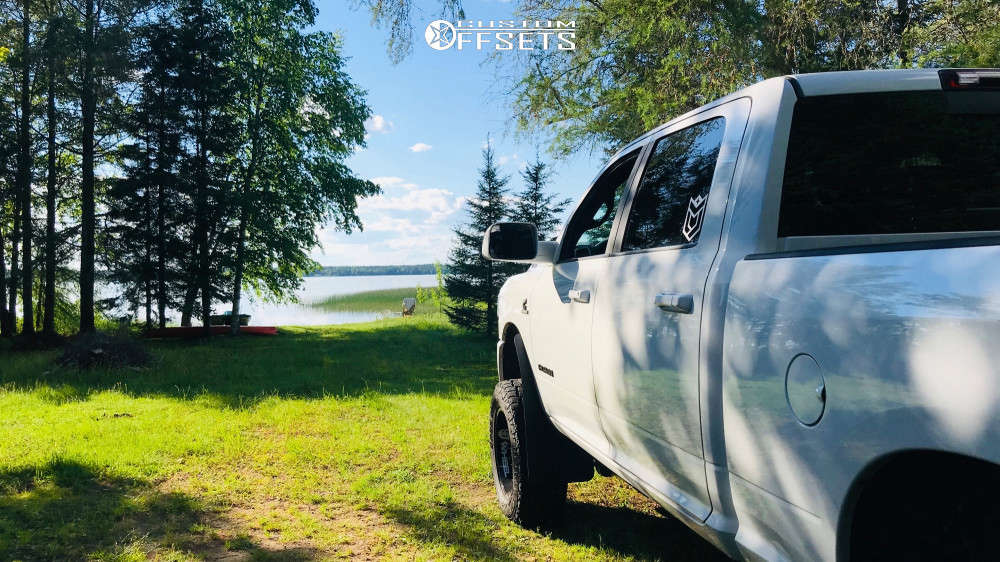 2019 Ram 2500 with 20x10 -25 Dropstars 655bm and 35/12.5R20 Toyo Tires ...
