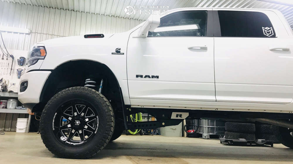 2019 Ram 2500 with 20x10 -25 Dropstars 655bm and 35/12.5R20 Toyo Tires ...