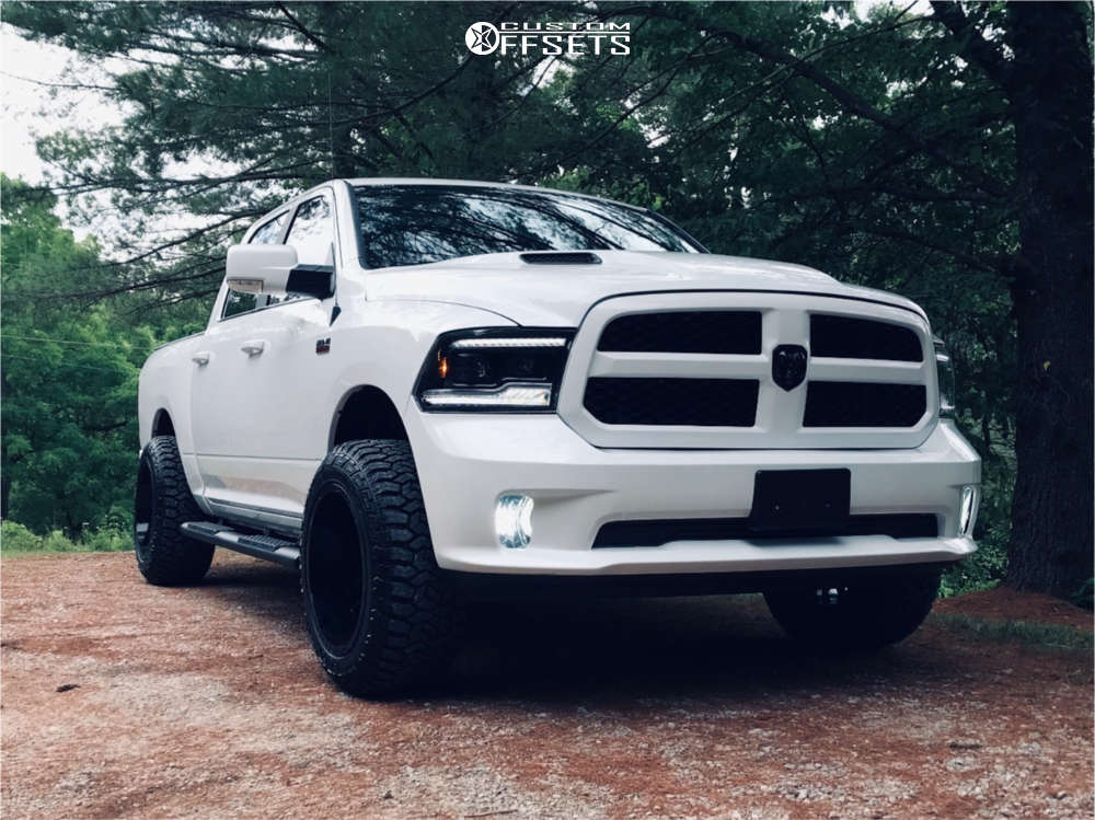 2017 Ram 1500 with 20x12 -44 Motiv Offroad Magnus and 33/12.5R20 Fury ...