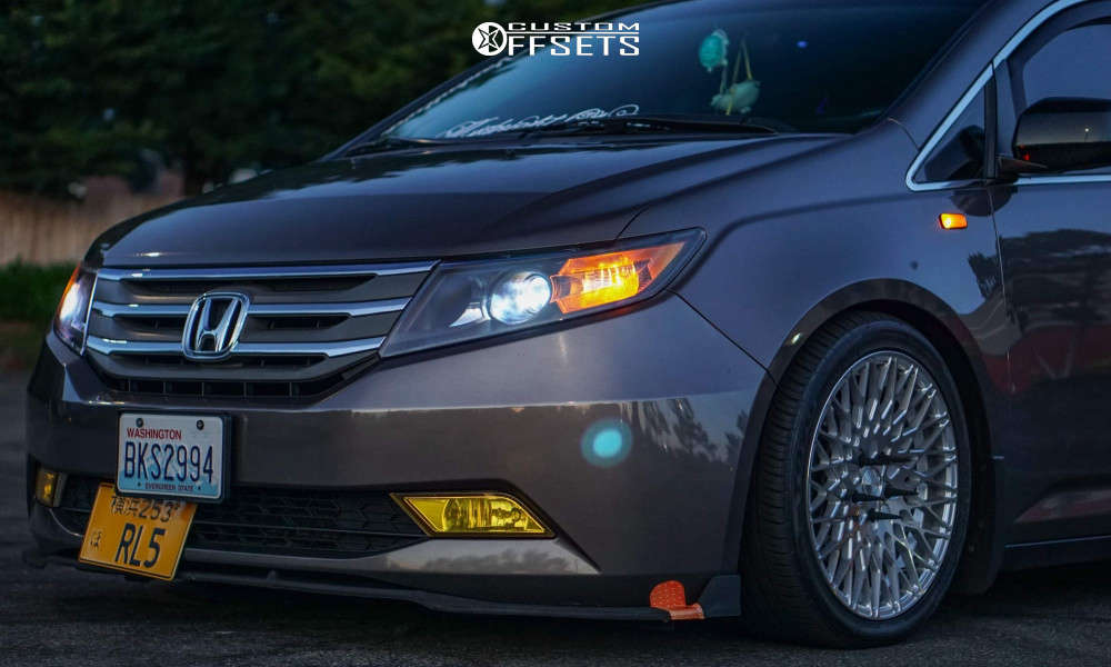 2012 Honda Odyssey with 19x8.5 35 Avant Garde M540 and 245/40R19 Toyo ...