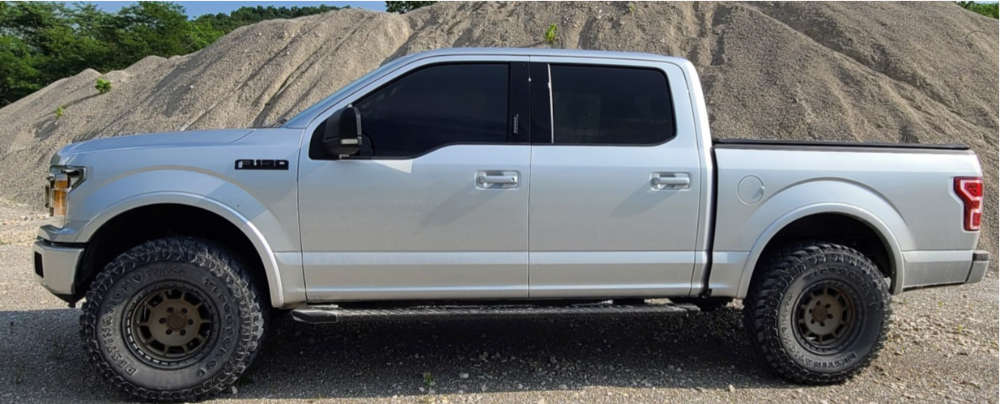 2019 Ford F-150 with 17x8.5 0 Fifteen52 Offroad Traverse Hd and 35/12 ...