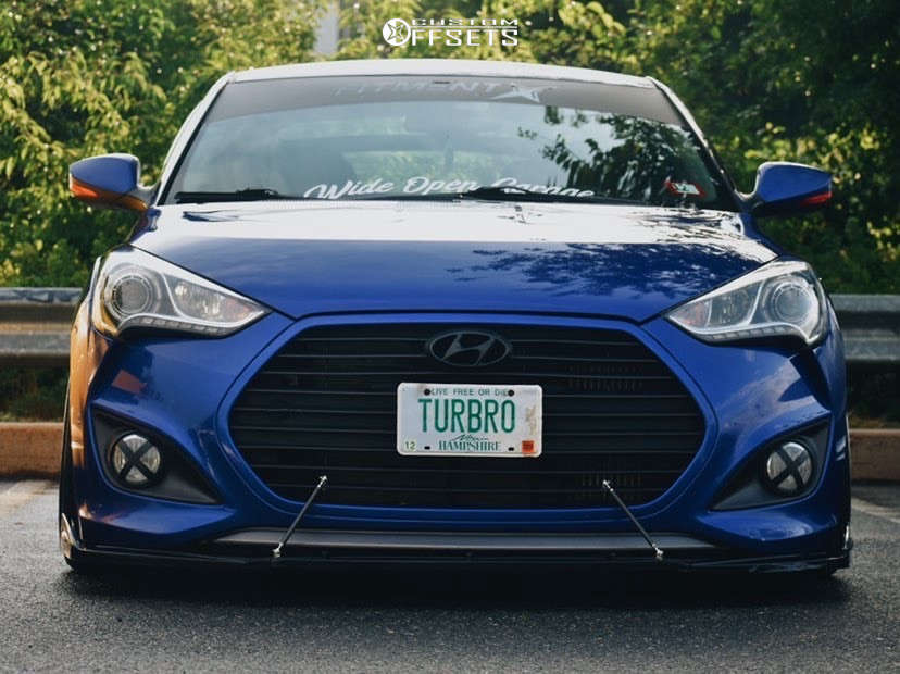 2015 Hyundai Veloster with 18x8.5 35 Aodhan Ds07 and 215/35R18 Nitto ...