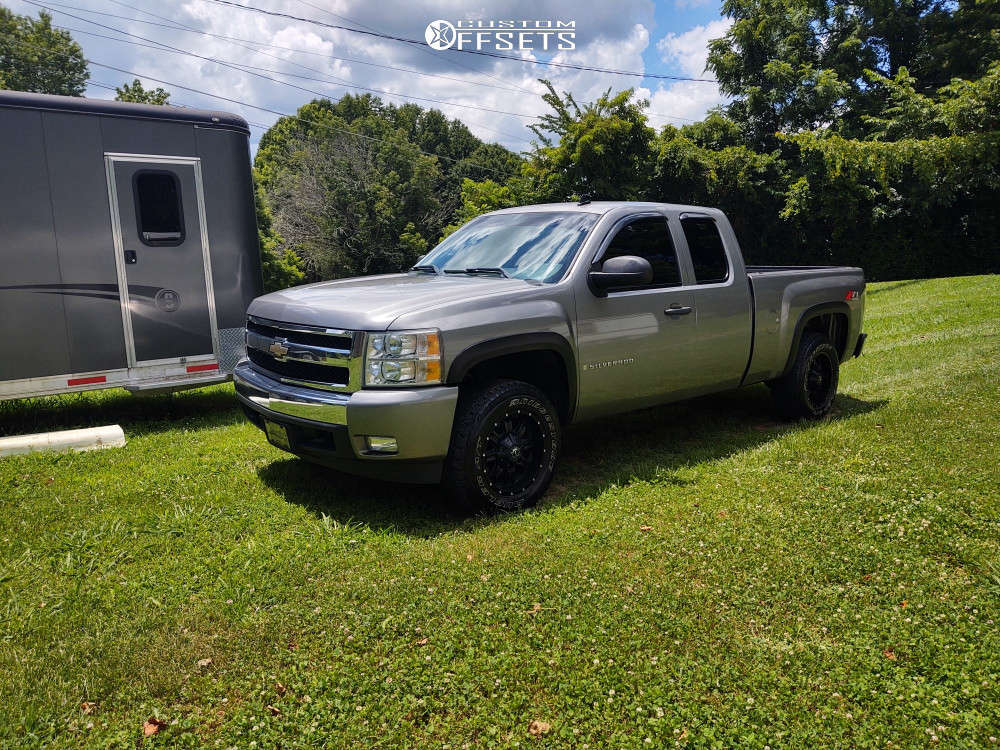 2008 Chevrolet Silverado 1500 with 18x9 18 TIS 535B and 275/65R18 ...