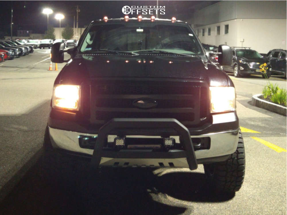 2005 Ford F-250 Super Duty with 20x10 -25 Toxic Lethal and 35/12.5R20 ...