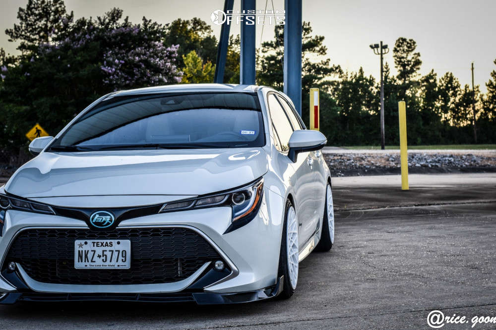 2020 Toyota Corolla with 18x9.5 35 Art In Motion Ma1 and 225/40R18 ...