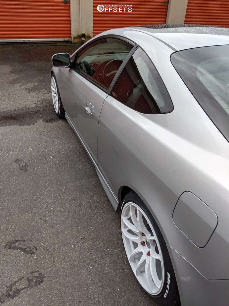2005 Acura RSX with 18x8.5 35 Vors Tr4 and 215/40R18 Nitto Neo Gen and Coilovers | Custom Offsets