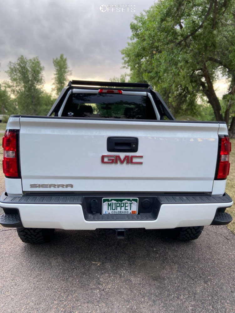 2016 GMC Sierra 1500 with 22x10 -24 Fuel Sledge and 35/12.5R22 Toyo ...