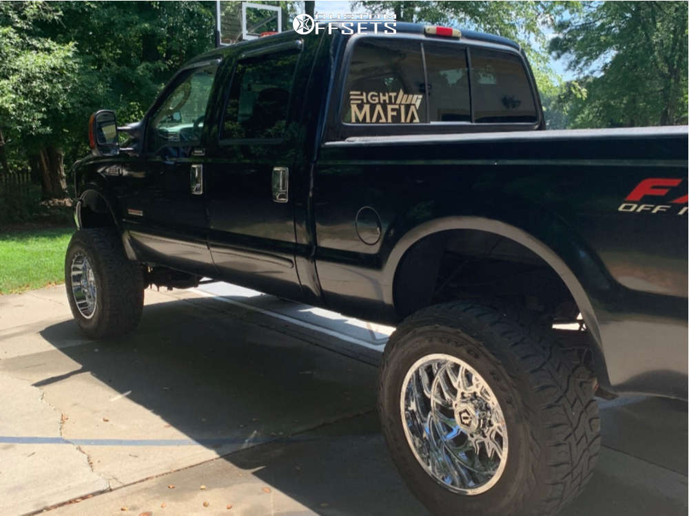2004 Ford E-250 Super Duty with 20x12 -44 TIS 544C and 37/13.5R20 Toyo ...
