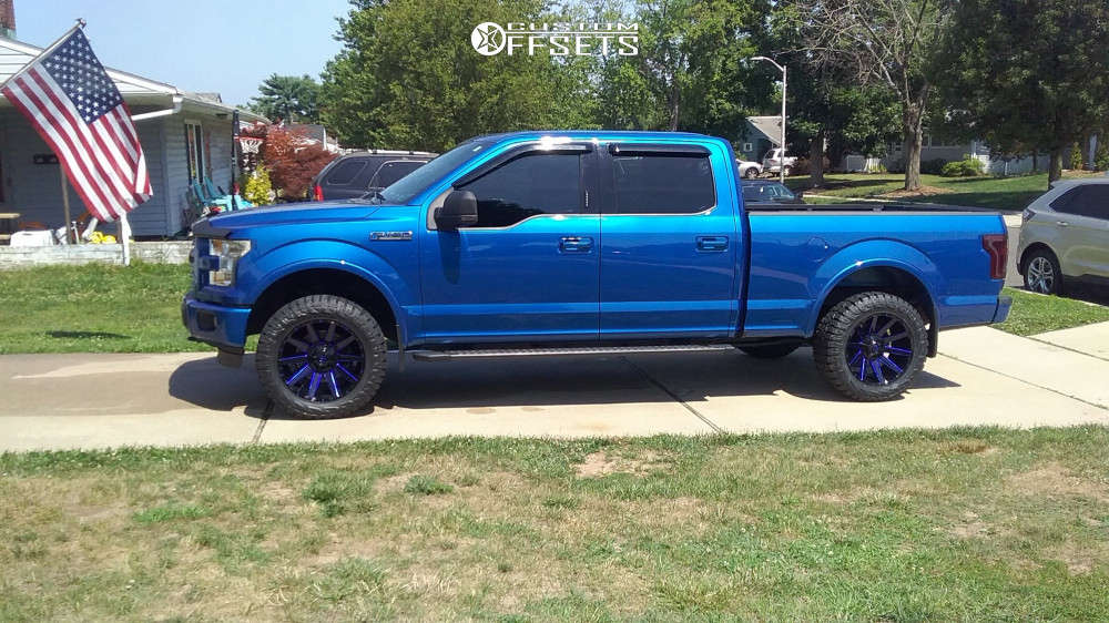 2015 Ford F-150 with 20x10 -19 Fuel Contra and 33/12.5R20 Federal ...