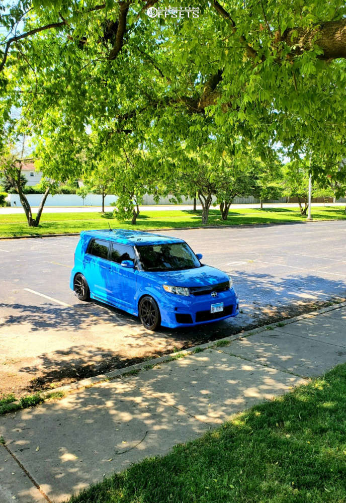 2011 Scion XB with 18x9.5 30 F1R F27 and 225/55R18 Fuzion Touring and ...
