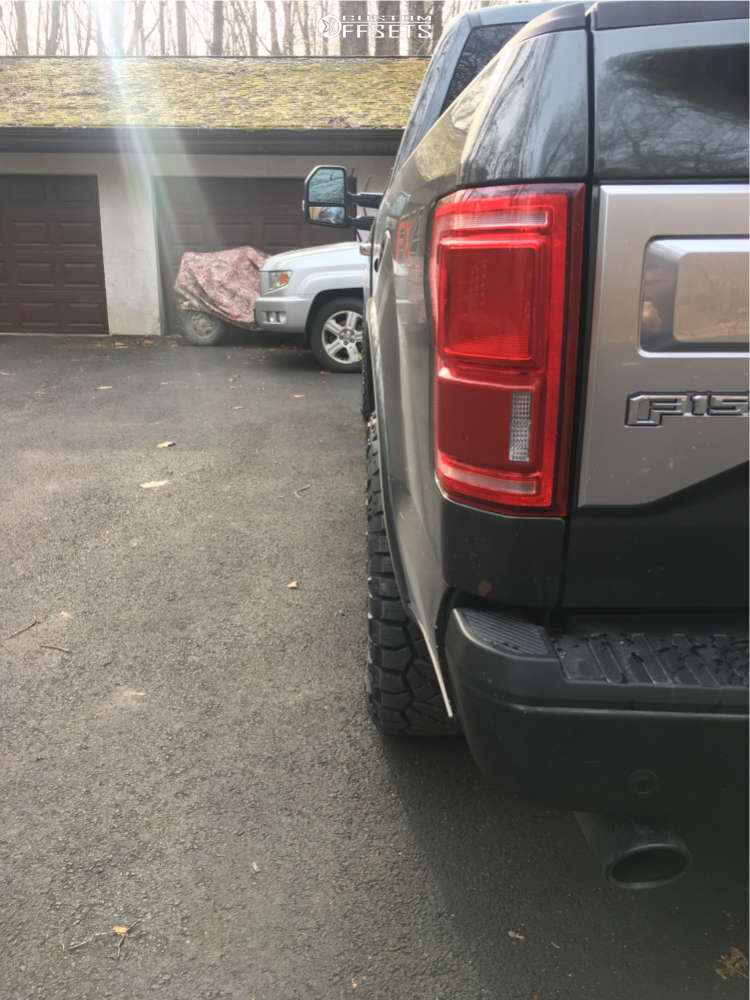 2015 Ford F-150 with 18x9 18 Method Mesh and 33/12.5R18 Nitto Ridge ...
