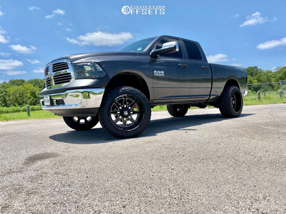 2018 Ram 1500 with 22x12 -44 Dropstars 655bm and 35/12.5R22 Venom Power ...