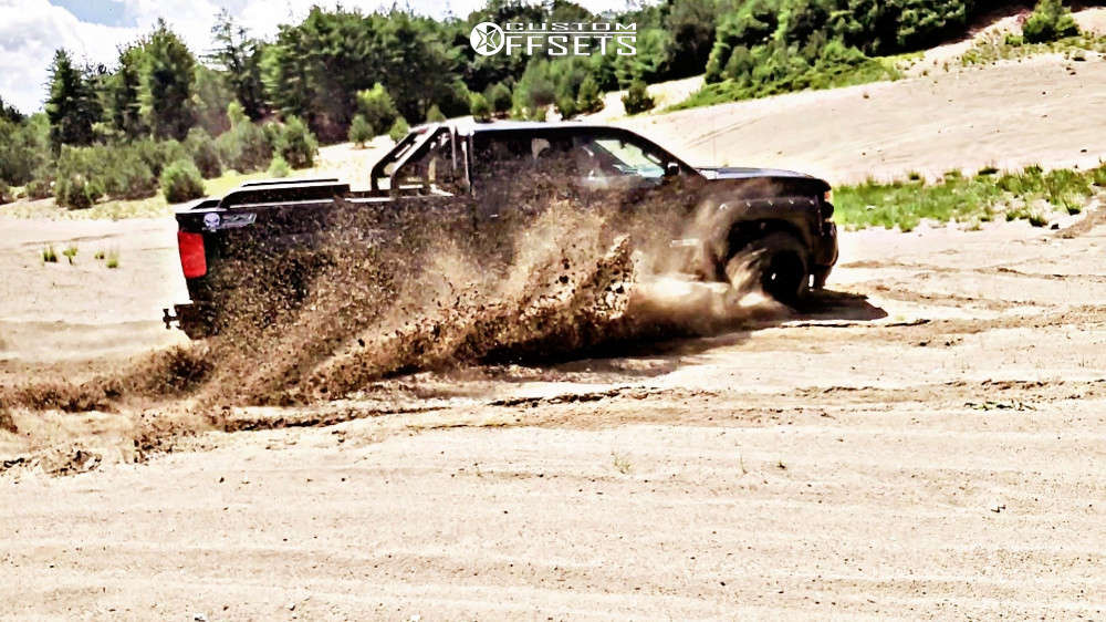 2018 Chevrolet Silverado 1500 with 20x12 -51 Vision Razor and 285/50R20 ...
